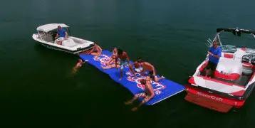 The 8 Best Floating Water Mats and Pads in 2022 [Reviews] - Pontooners